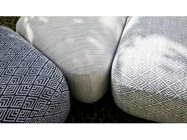 CODE OUT CD 75SQ OUT Fabric low lounge chair By True Design | design ...