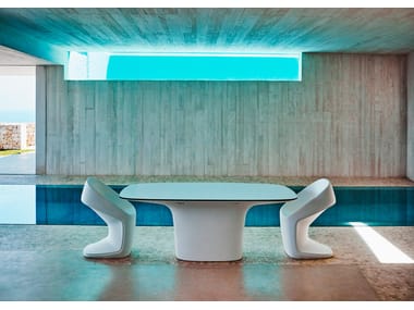 UFO | Table By VONDOM design Ora Ito