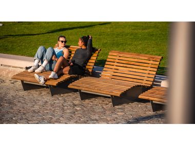 URBAN sun bench By VESTRE