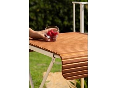 URBN BALCONY Folding garden table in steel and Wood-Skin By Unopiù | design Meneghello Paolelli