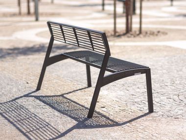 VERA | Galvanized steel Bench By mmcité1 design David Karásek, Radek Hegmon