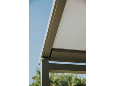 VERSUZ Wall-mounted pergola with sliding cover By Harol