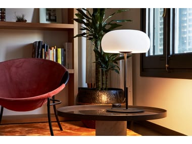 VETRA | Table lamp By Marset design Joan Gaspar