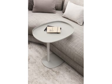 VICTORIA Metal side table By Flou