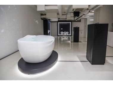VITAE | Bathtub By Porcelanosa design Zaha Hadid Architects