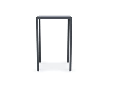 QUATRIS Square metal high table By Vermobil