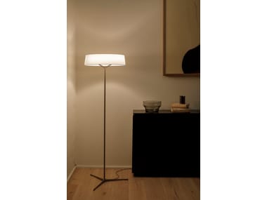 DAMA Metal and paper LED floor lamp By Vibia | design Palomba Serafini Associati
