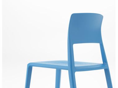 TIP TON RE Stackable open back recycled plastic chair By Vitra | design ...