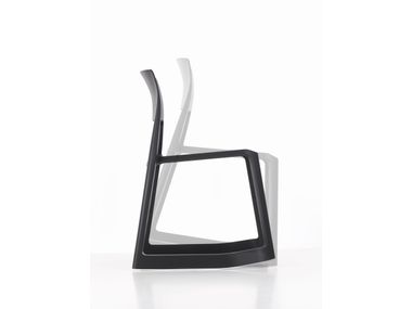TIP TON RE Stackable open back recycled plastic chair By Vitra | design ...