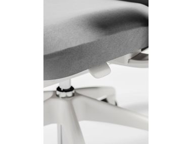 AX PERFORMANCE Executive chair By WORKSPACE