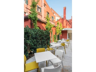 Table pliante ronde YOP By arper design Lievore Altherr Molina