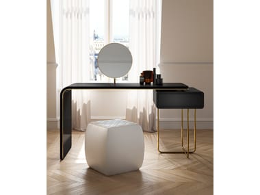 AURI Wood veneer dressing table By EFORMA | design Ollen Pal