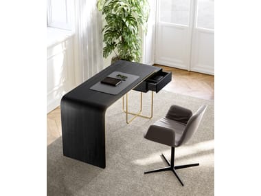 AURI | Writing desk By EFORMA design Ollen Pal