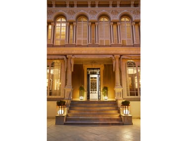 BOLS Polyethylene planter / floor lamp By Estiluz | design Mermelada Estudio