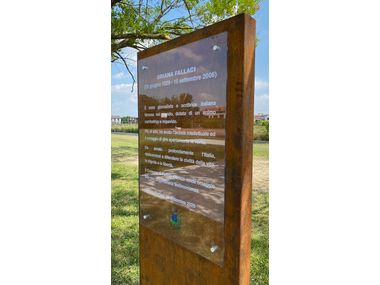CORTEN STEEL TOTEM WITH DESCRIPTIVE PLATES Advertising totem By Remor