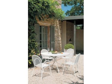 CAMBI Round steel garden table By emu | design Aldo Ciabatti