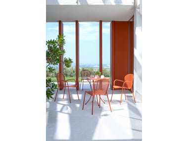 RONDA X Steel garden chair with armrests By emu