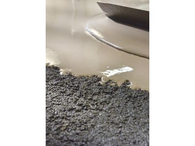 Fondo di posa autolivellante per rivestimenti FLOWTECH TILE - Kerakoll ...