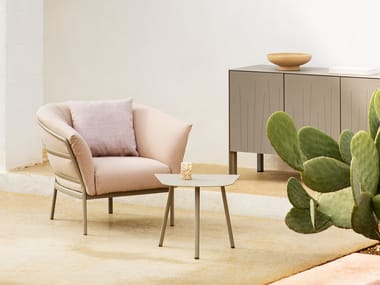 Outdoor furniture by FAST | Archiproducts