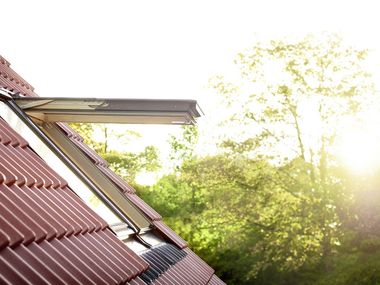 Top-hung Manually operated wooden roof window GPL WHITE By Velux