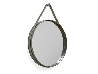 Specchio rotondo con cornice da parete HAY - STRAP MIRROR ARMY By In Stock