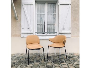 HUG Leather chair and steel legs By grado design | design Peter Fei