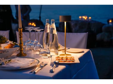 WHISPER Table lamp By iGuzzini