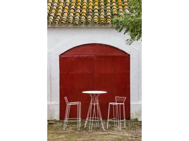 CAPRI Round steel high table By ISIMAR