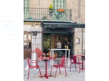 GENOVA Round garden table By ISIMAR