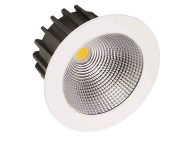 MACROS 15 PRO Spotlight By PROLED
