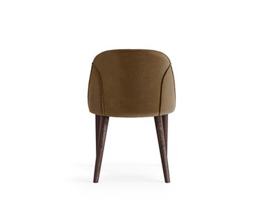MANTA Upholstered leather chair with armrests By EFORMA