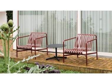 NEU Round powder coated steel garden side table with 4-star base By Hay