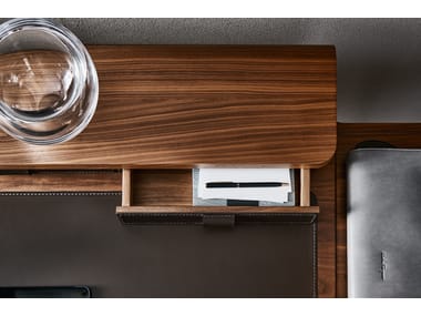 NOTE Writing desk By Molteni & C. | design Matteo Nunziati