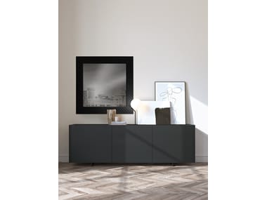 PRISMA Square wall-mounted leather mirror By EFORMA | design Antoy Filips