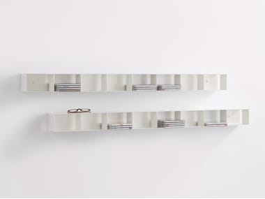 Bibliothèque murale suspendue en acier enduit de poudre LUFT By MOX ...