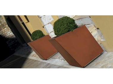 ALFA BETA GAMMA Corten™ flower pot By Metalco | design Raffaele Lazzari