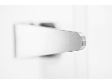 FOLD Stainless steel door handle with lock By Formani | design Tord Boontje