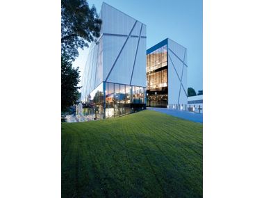 Structural glass facade WICTEC 50 By WICONA