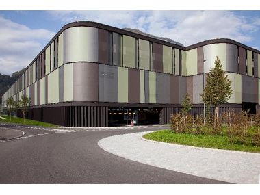 TENSEO FRONTSIDE 381 Textile facade By SERGE FERRARI