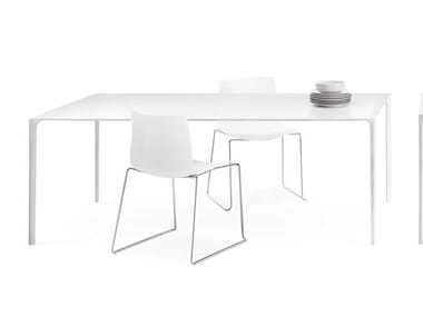 NUUR | Rectangular table By arper design Simon Pengelly