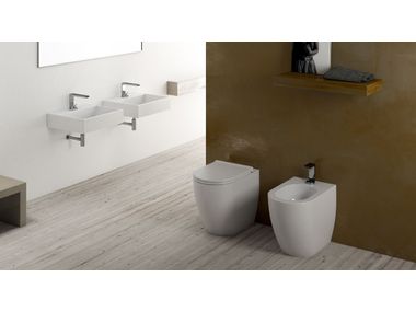 SMILE Floor mounted ceramic toilet By Ceramica Cielo