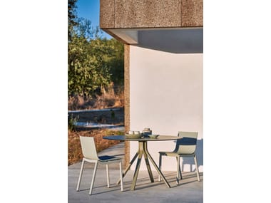 STACK | Round table By GANDIABLASCO design Borja Garcia