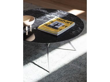 TRIMUNDO Low round marble coffee table By SITIA
