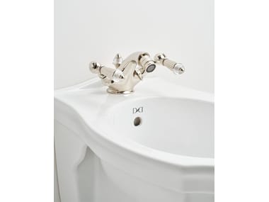 WESTMINSTER Wall-hung porcelain bidet with overflow By Devon&Devon