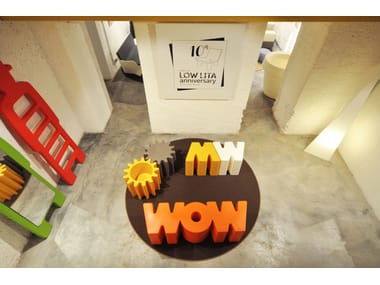 WOW Polyethylene bench seating By SLIDE