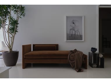 SEGMENT | Fabric day bed By TRNK