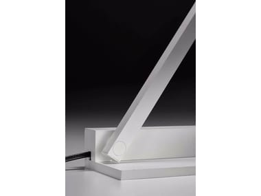 XY 台灯 By PURALUCE