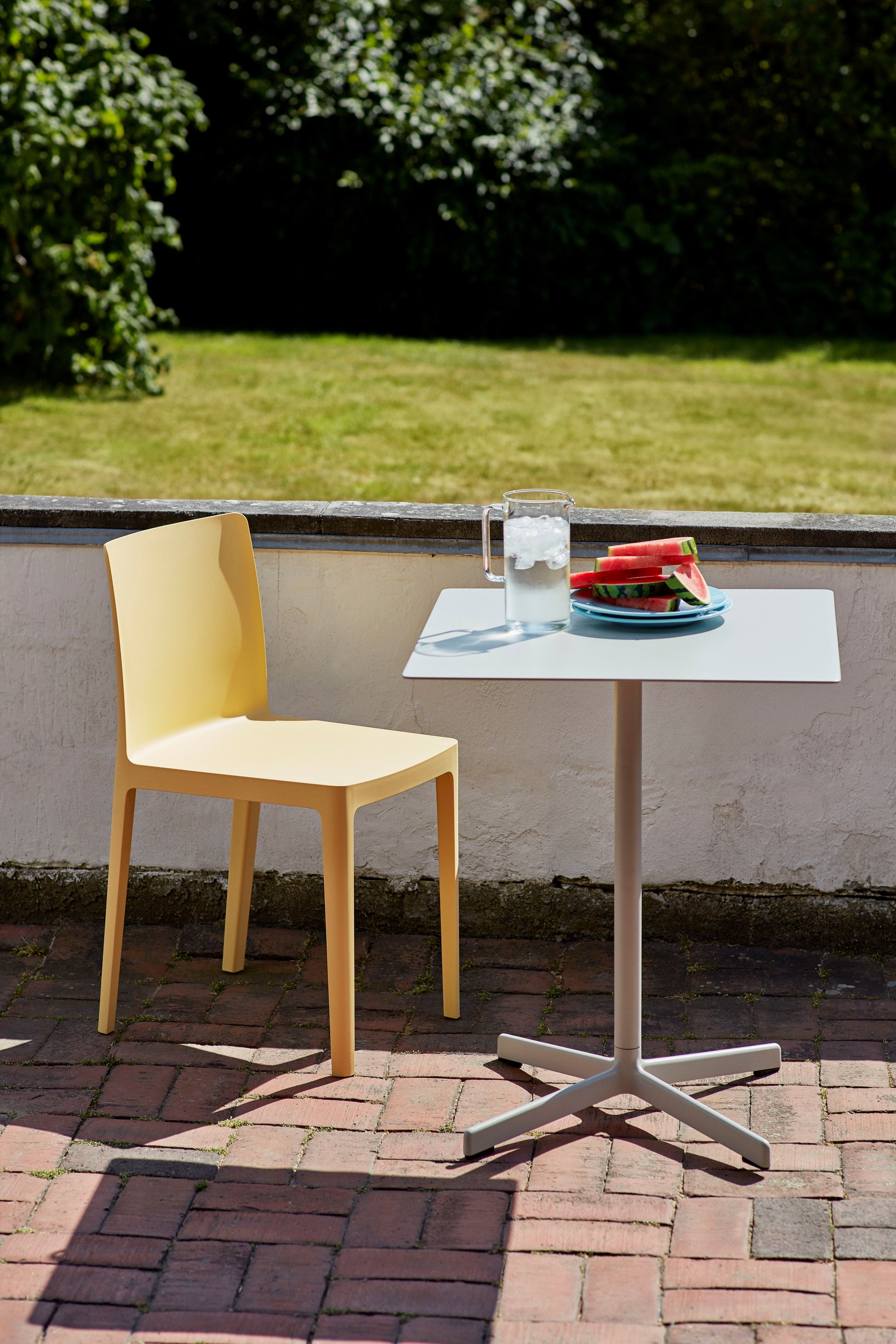 Polypropylene chair ÉLÉMENTAIRE By Hay design Ronan & Erwan Bouroullec