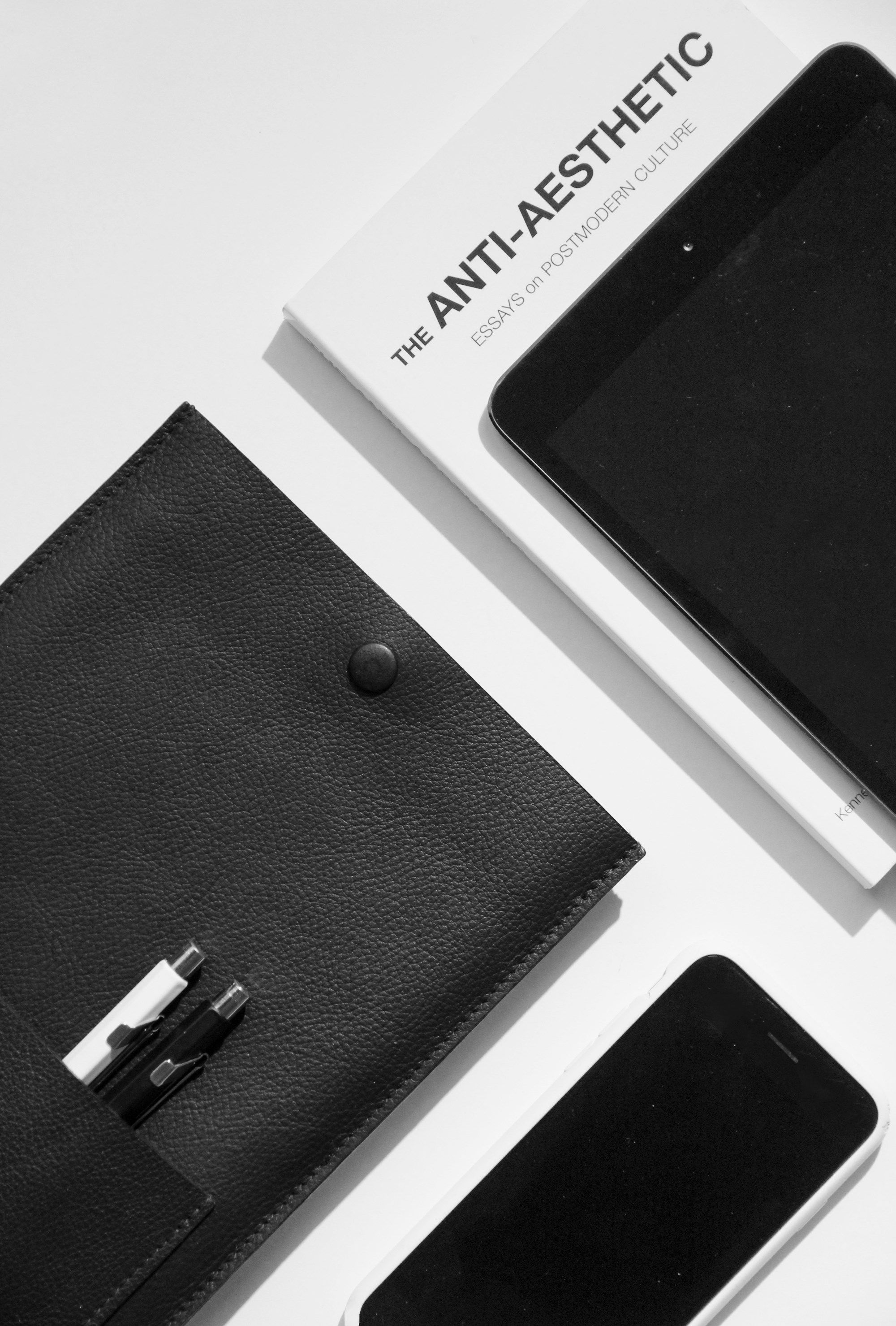 Leather gadget case ÉTUI II By YUL