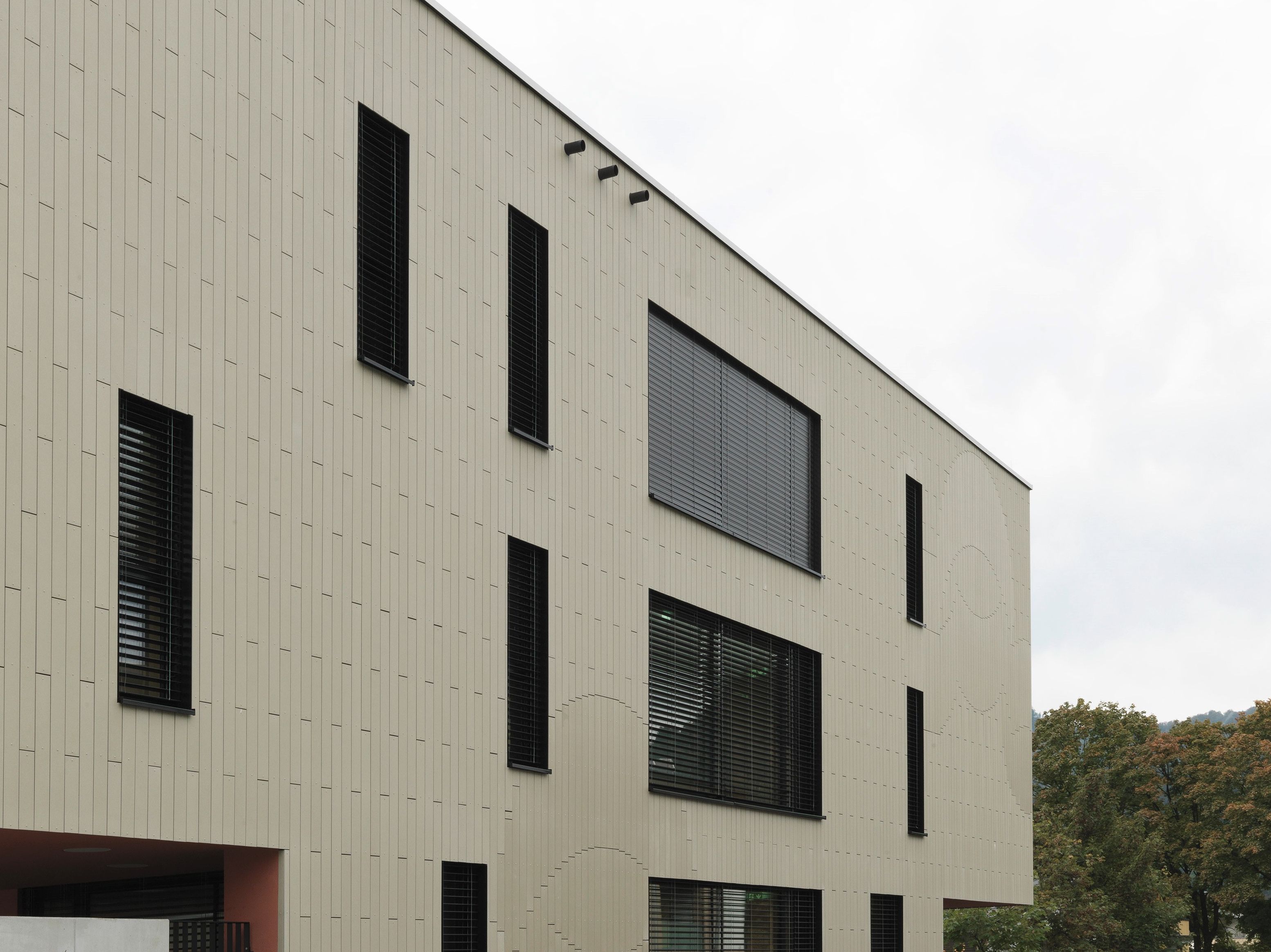 ÖKO SKIN Panel para fachada de hormigón reforzado con fibra By RIEDER